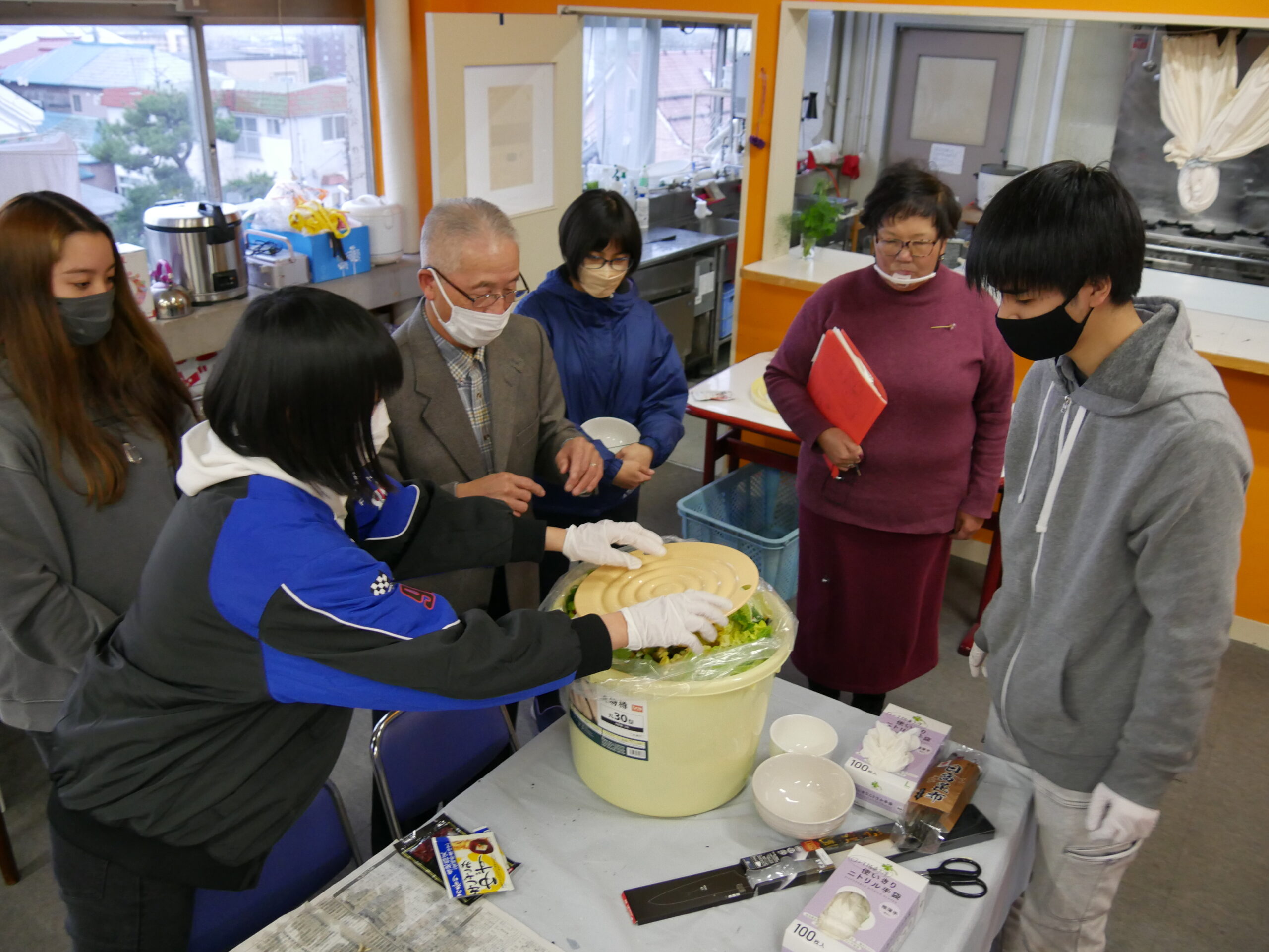 アグリ八幡坂・今年も漬物を仕込みました ｜ ロシア極東連邦総合大学函館校